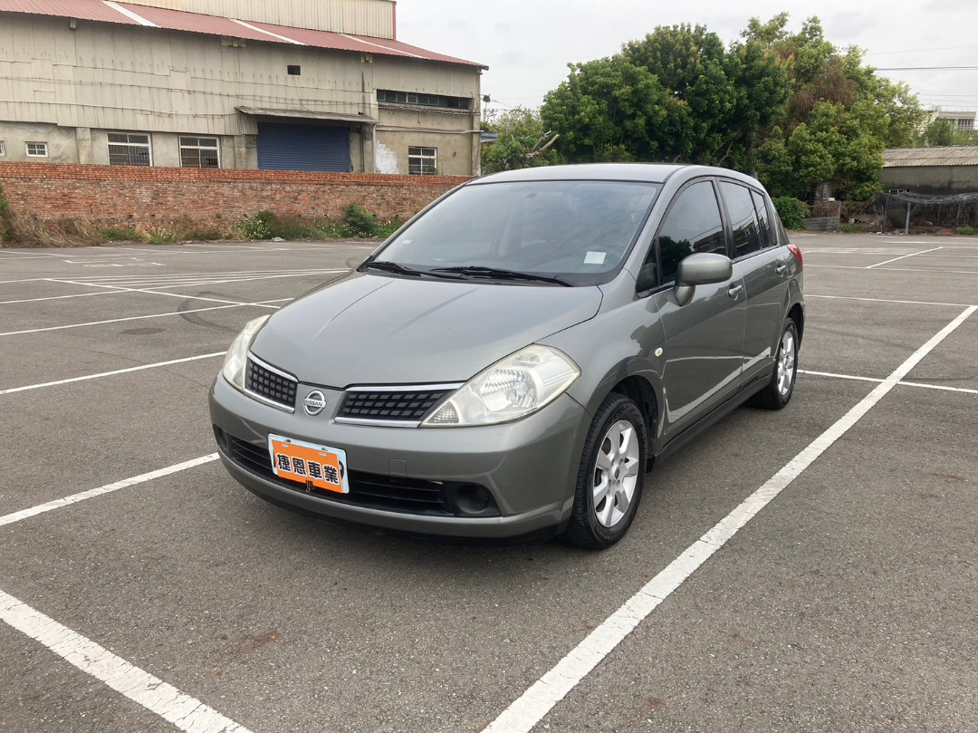 2012年 NISSAN TIIDA 1.8 五門掀背 魔術大空間 代步車首選, 汽車, 汽車出售在旋轉拍賣