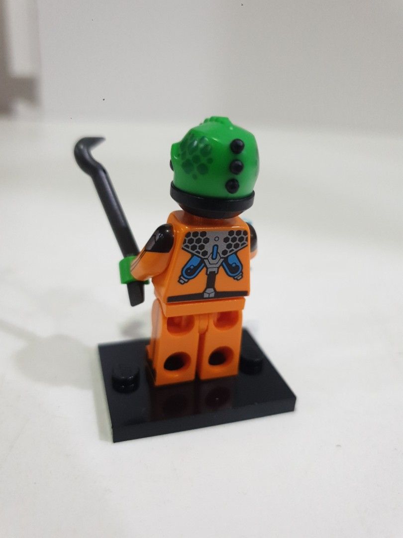 ALIEN - LEGO SERIES 21 MINIFIGURE, Hobbies & Toys, Toys & Games on ...