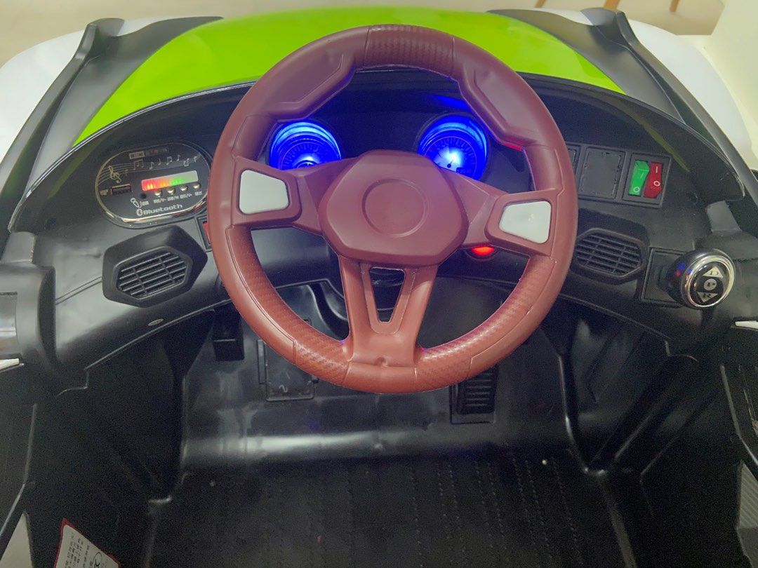 Bamper Bee Battery Operated Toy Car, Hobbies & Toys, Toys & Games on Carousell