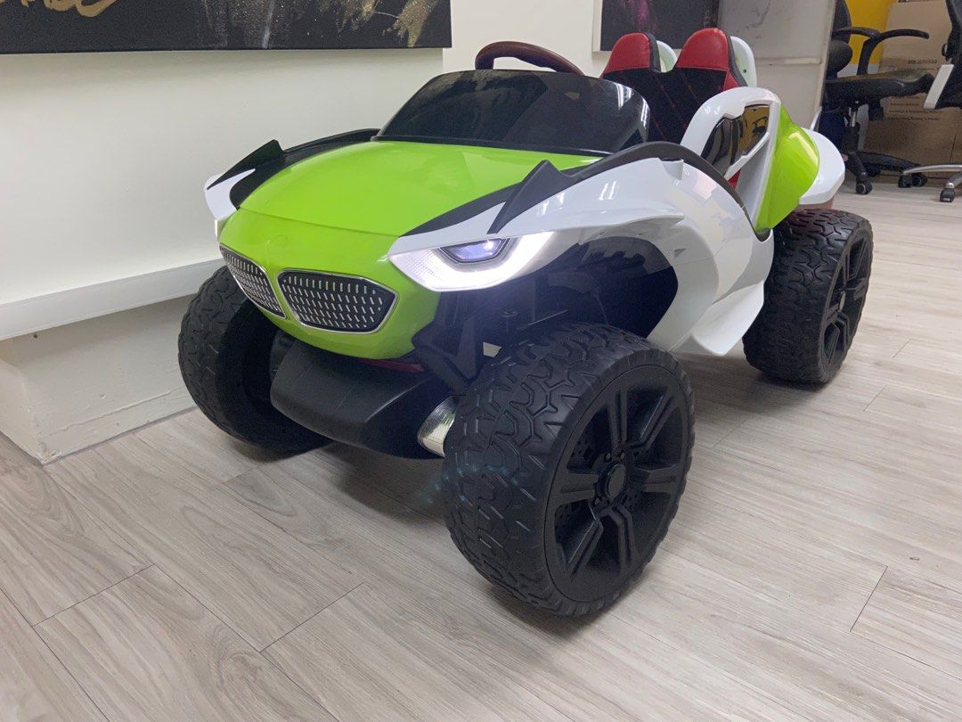 Bamper Bee Battery Operated Toy Car, Hobbies & Toys, Toys & Games on Carousell