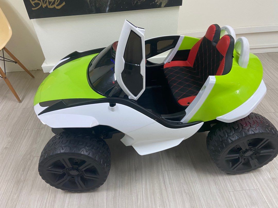 Bamper Bee Battery Operated Toy Car, Hobbies & Toys, Toys & Games on Carousell