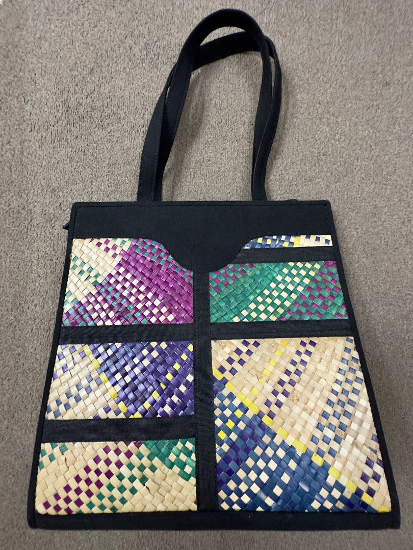 BANIG BAG, Women's Fashion, Bags & Wallets, Shoulder Bags on Carousell