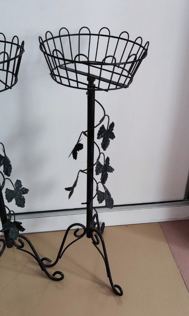 Besi bunga hiasan rumah, Furniture & Home Living, Home Decor ...