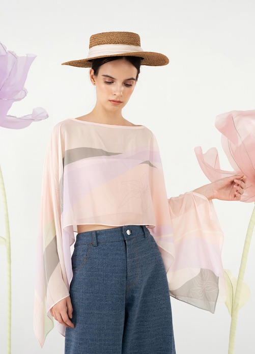 Claude Blossom Flo Top, Women's Fashion, Tops, Other Tops on Carousell