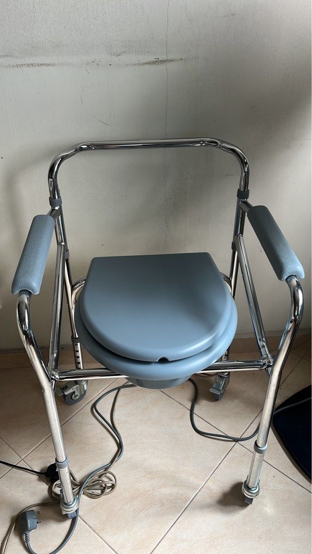 Compact Commode Chair with Wheels and Wheel Lock, Health & Nutrition ...