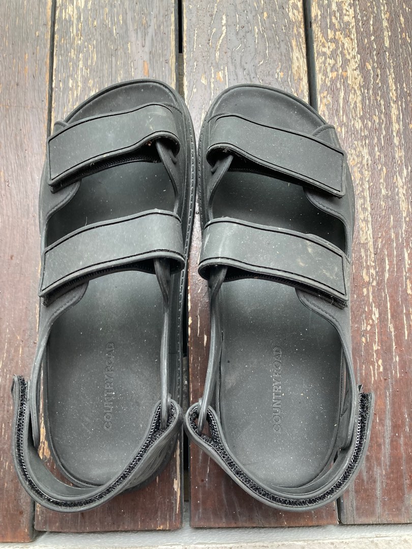 Country Road black sandals, Women's Fashion, Footwear, Sandals on Carousell