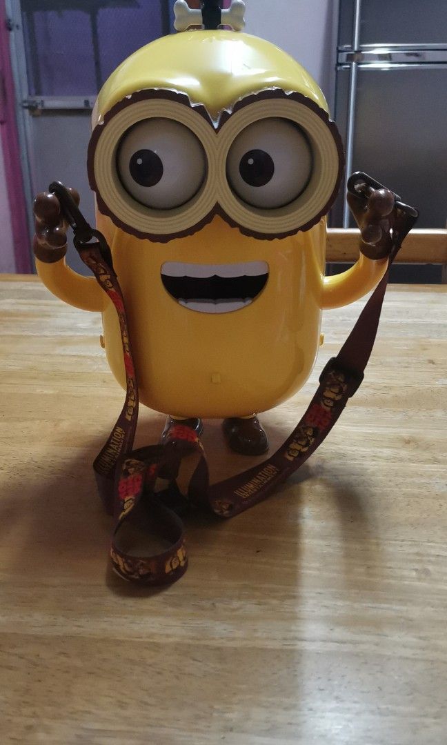 Despicable Me Popcorn Bucket, Hobbies & Toys, Memorabilia ...