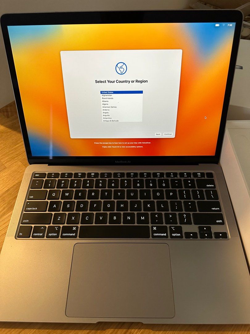 Fantastic condition 13’’ 2020 MacBook Air 8G 256k, Computers & Tech ...