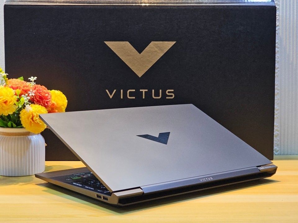 HP Victus Gaming Laptop 15-fb0090ax AMD Ryzen 5 5600H 8GB RAM 512GB SSD ...