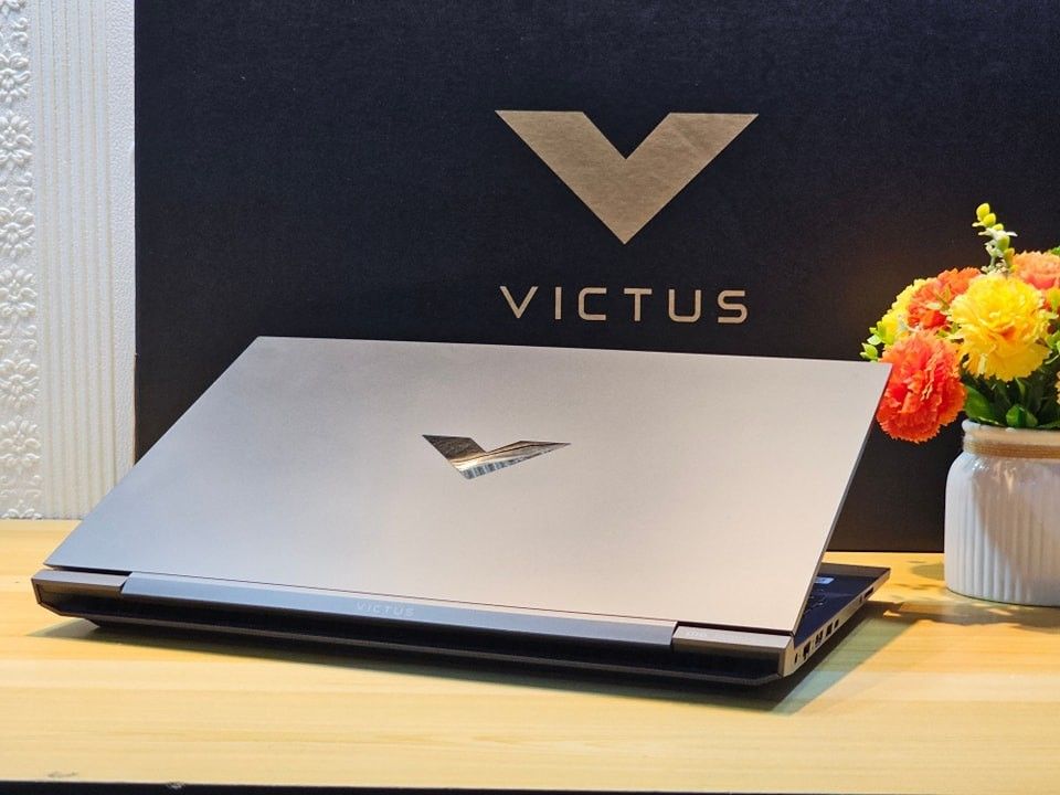 HP Victus Gaming Laptop 15-fb0090ax AMD Ryzen 5 5600H 8GB RAM 512GB SSD ...