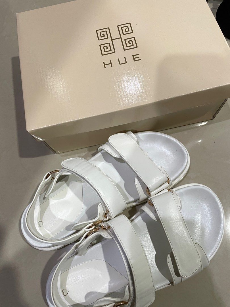Hue Manila Savo Le Blanc White Sandals on Carousell