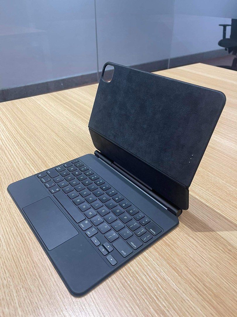 iPad Air 4th Gen Magic Keyboard, Computers & Tech, Parts & Accessories ...