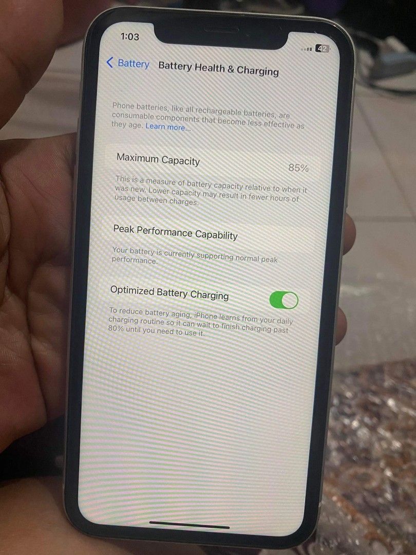 IPhone xr 64gb factory unlocked 85bh on Carousell