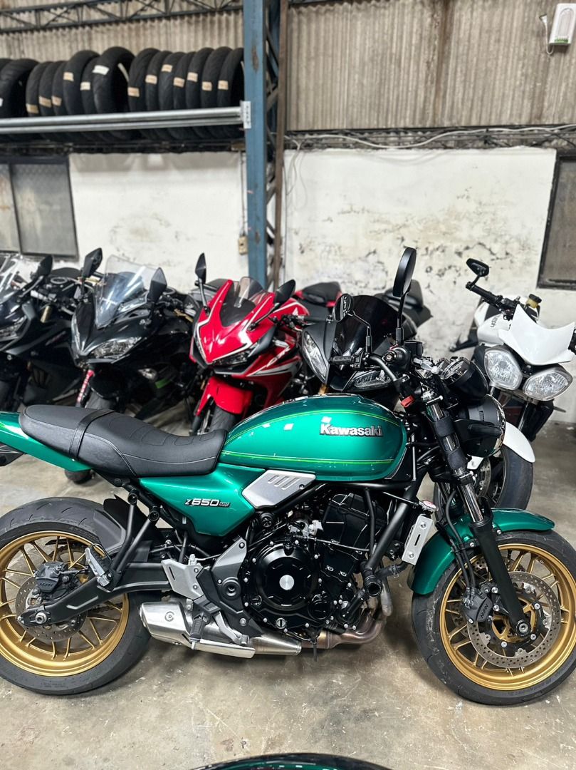 KAWASAKI Z650RS, 機車, 重機在旋轉拍賣