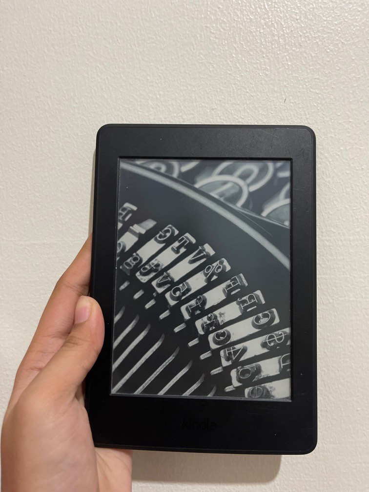 Kindle PaperWhite 7th gen, Mobile Phones & Gadgets, E-Readers on Carousell