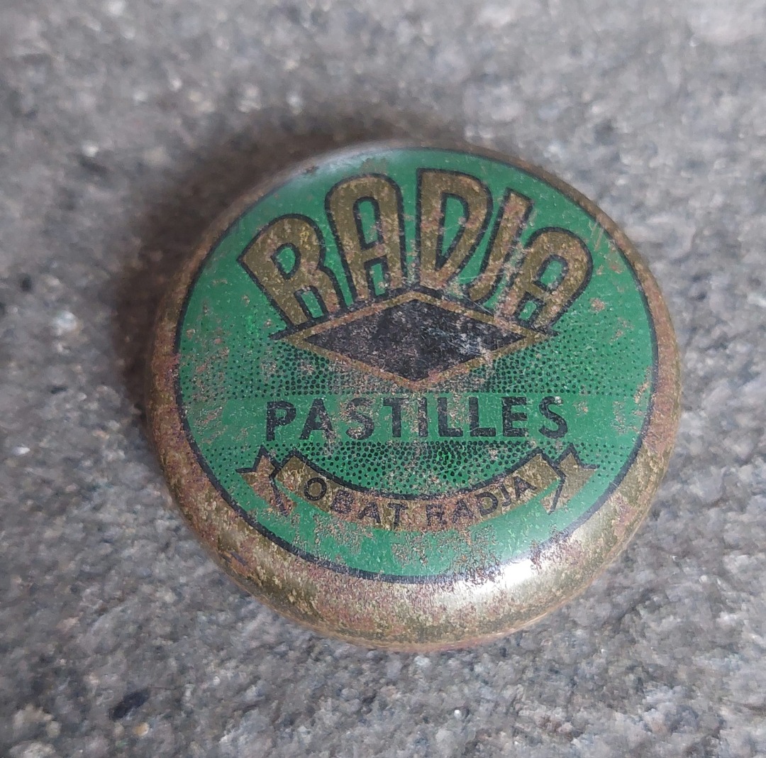 kotak kaleng kosong radja pastilles, Antik, Pajangan di Carousell