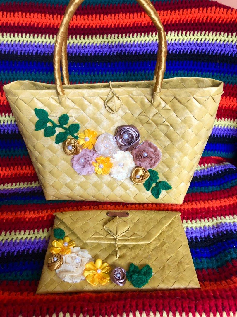 Large bayong with pouch set, Women's Fashion, Bags & Wallets, Tote Bags ...