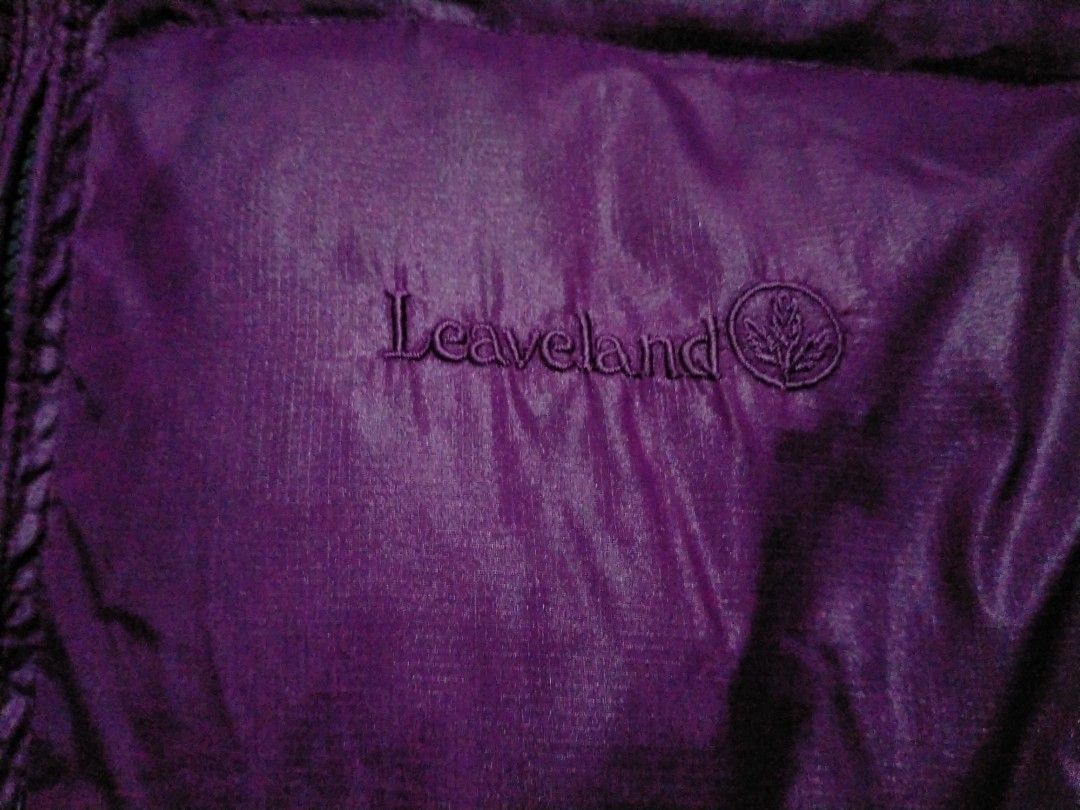 Leaveland puffer vest ( reversable ) on Carousell