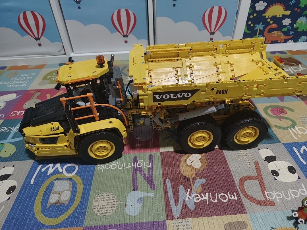 Lego Technic 6x6 volvo articulated hauler 42114, Hobbies & Toys, Toys ...
