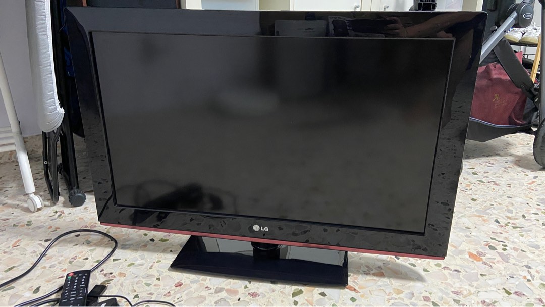 LG 32'' HD LCD TV, TV & Home Appliances, TV & Entertainment, TV on ...