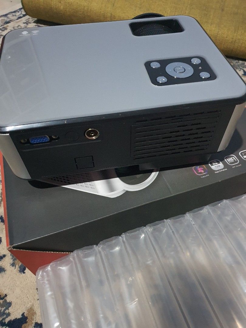 Mini Proyektor Android Wifi, Elektronik, TV & Perlengkapan Hiburan di ...