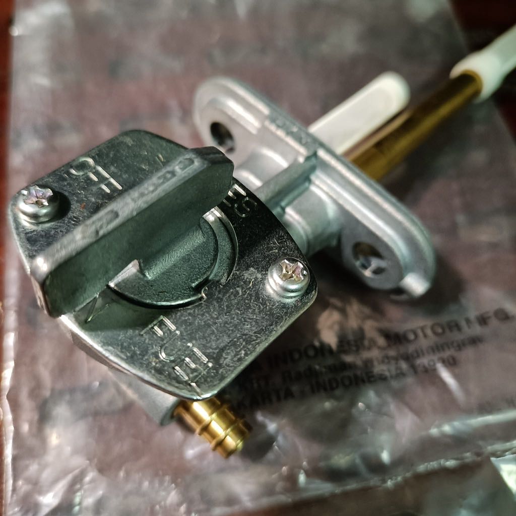 Yamaha RXS RXK Fuel tap petcock, Motorcycles, Motorcycle Accessories on Carousell