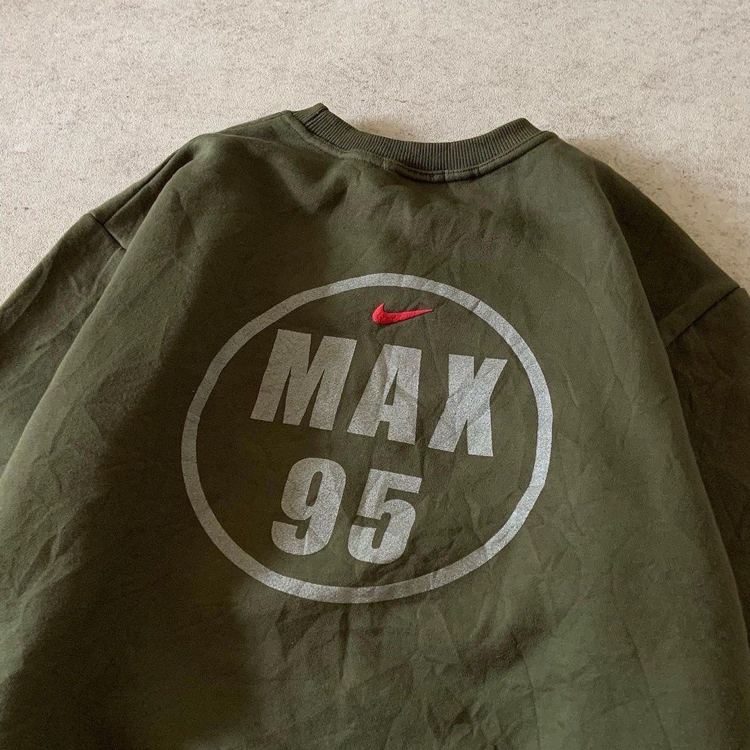 NIKE AIR MAX crewneck, Fesyen Pria, Pakaian , Atasan di Carousell