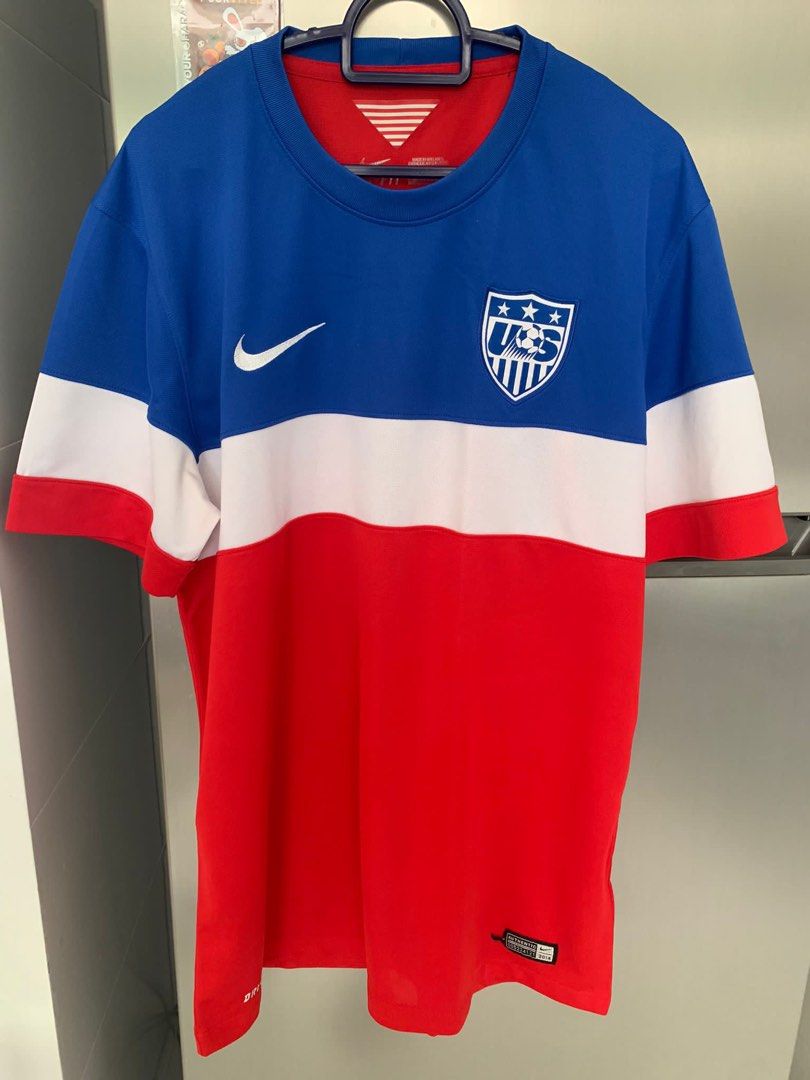 Nike Red Blue Tee, Men's Fashion, Activewear on Carousell