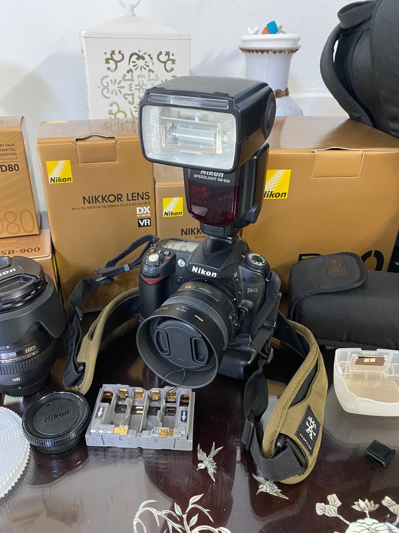 Nikon D90 - Personal Complete Set, Photography, Cameras on Carousell