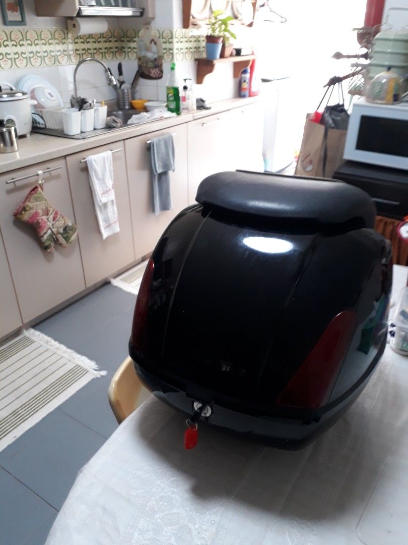 Original VESPA box, Motorcycles, Motorcycle Accessories on Carousell