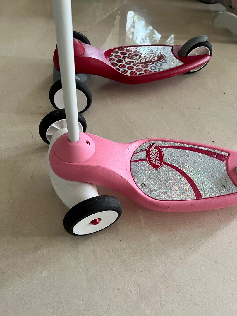 Radio Flyer 3- wheel adjustable Scooter- great first scooter, Sports ...