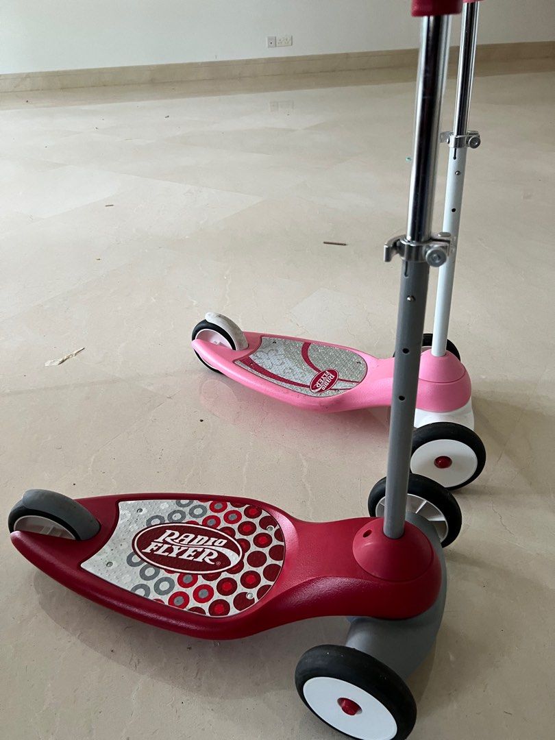 Radio Flyer 3- wheel adjustable Scooter- great first scooter, Sports ...