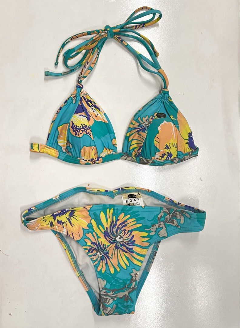 Roxy Two Piece Swimsuit, Women's Fashion, Swimwear, Bikinis & Swimsuits ...