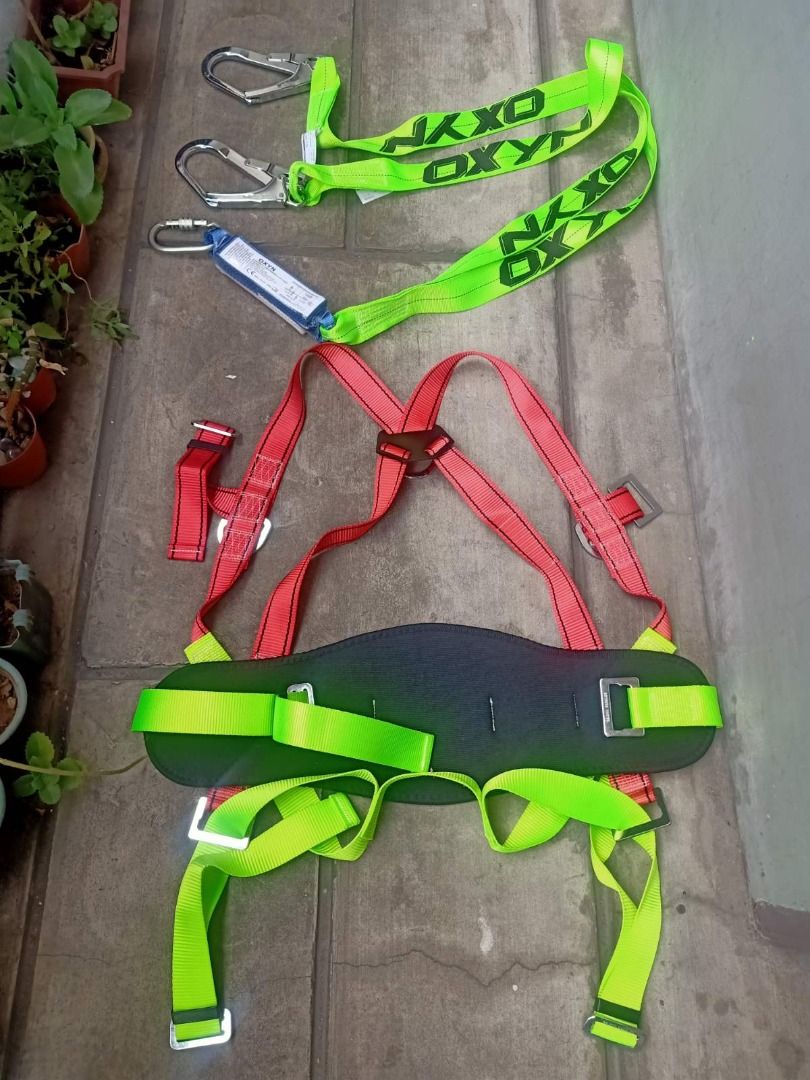 SAFETY FULL BODY HARNESS, Commercial & Industrial, Construction ...