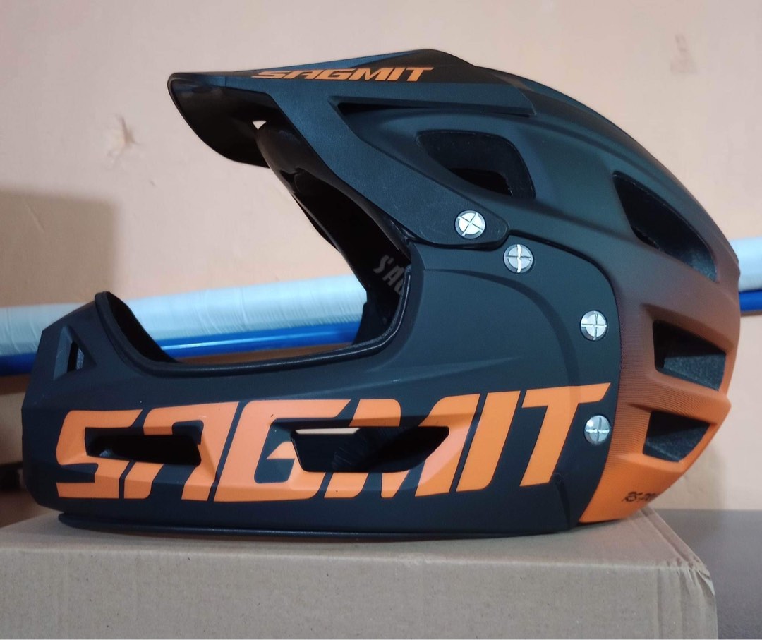 SAGMIT FULL FACE on Carousell