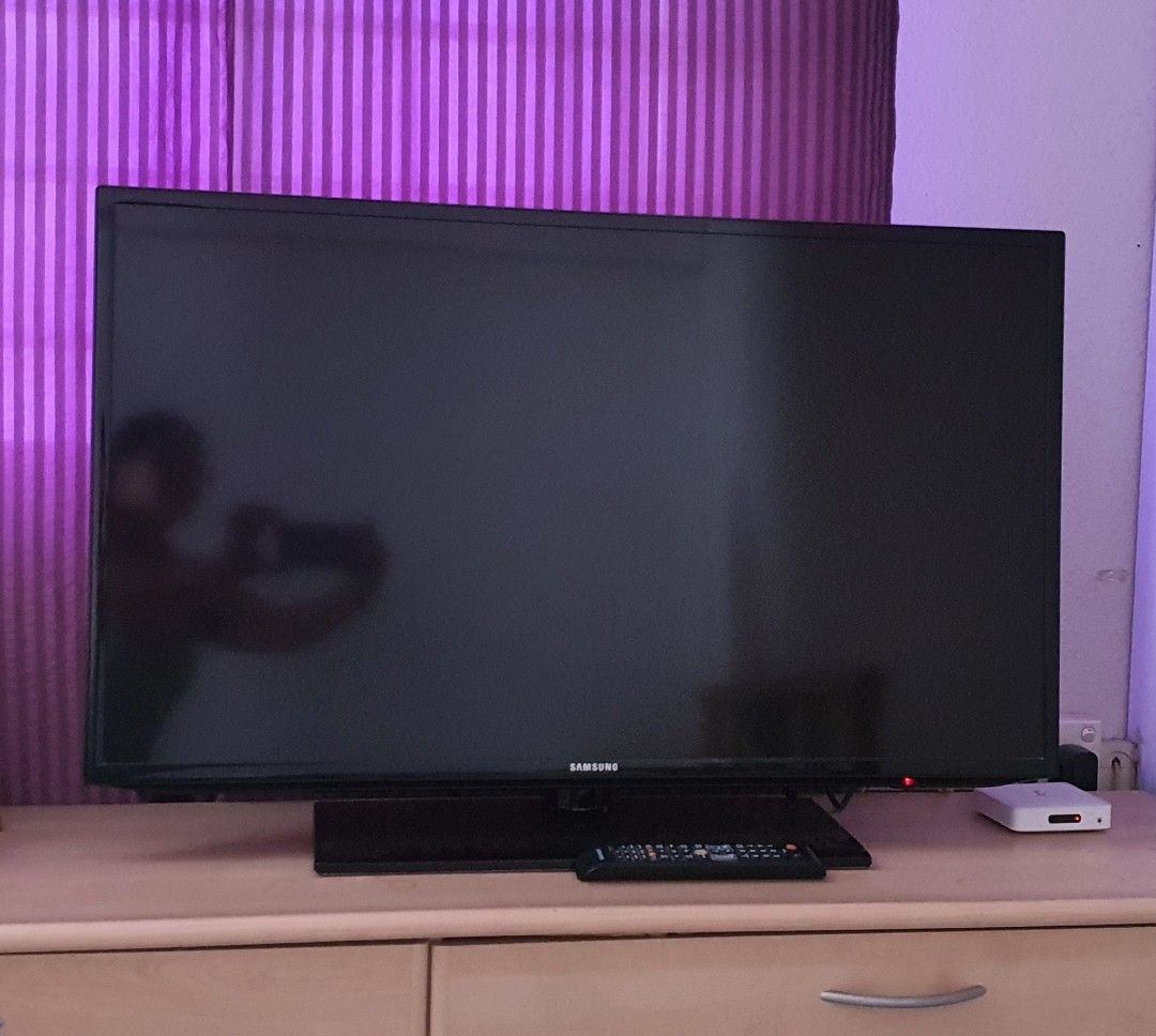 Samsung 40 inch Smart LED TV Series 5336, TV & Home Appliances, TV ...