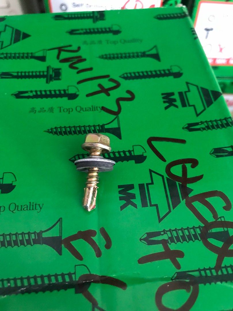 Screw Besi ( 500pcs), Furniture & Home Living, Home Improvement ...