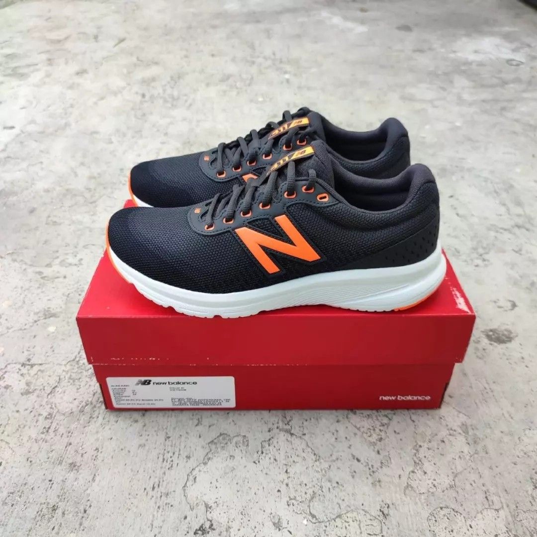 Sepatu New Balance, Fesyen Pria, Sepatu , Sneakers di Carousell