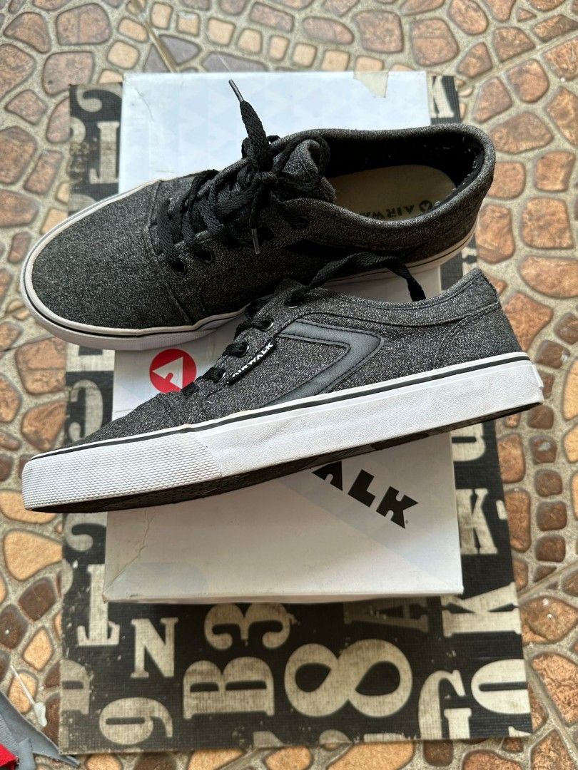 Sepatu Skate Airwalk Rider, Fesyen Pria, Sepatu , Sneakers di Carousell