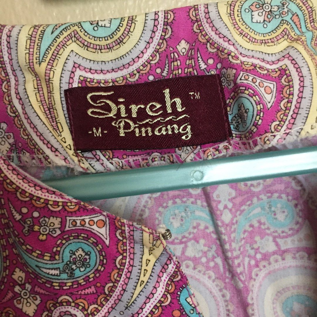 Sireh Pinang baju kurung, Women's Fashion, Muslimah Fashion, Baju ...