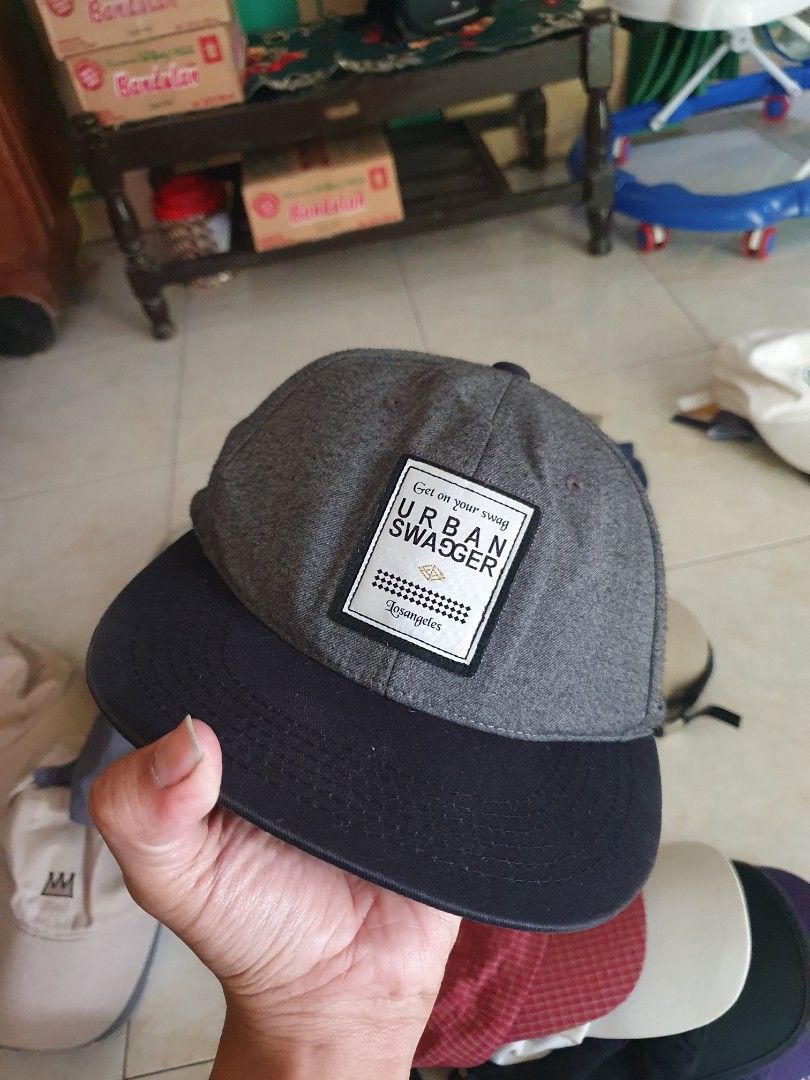 Snapback urban swagger, Fesyen Pria, Aksesoris, Topi di Carousell