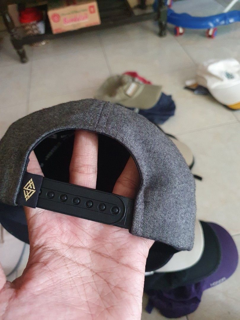 Snapback urban swagger, Fesyen Pria, Aksesoris, Topi di Carousell