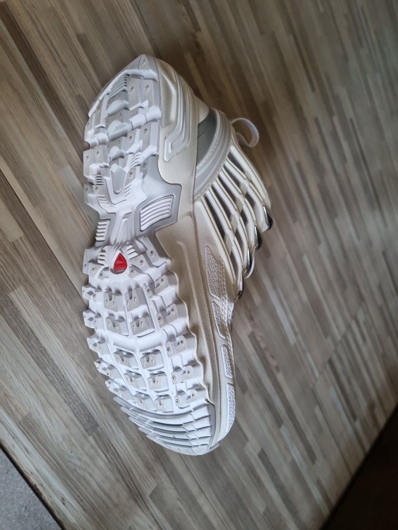 Solomon ACS Pro White, Women's Fashion, Footwear, Sneakers on Carousell