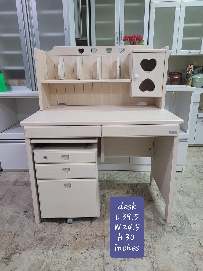 Study Table Japan surplus on Carousell