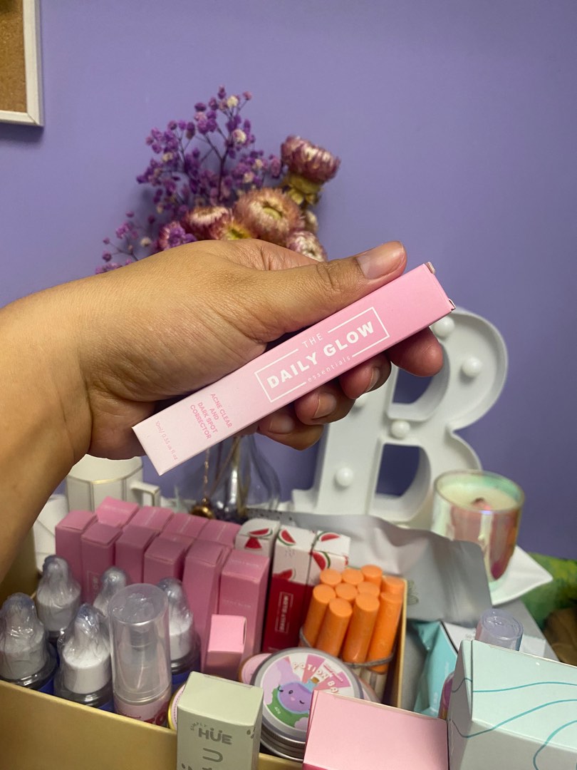 The Daily Glow Acne Clear Corrector, Beauty & Personal Care, Face, Face ...