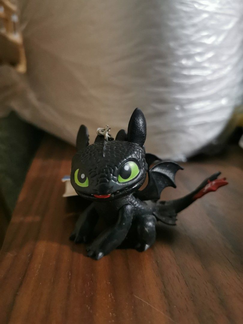 Toothless Keychain, Hobbies & Toys, Memorabilia & Collectibles, Fan ...