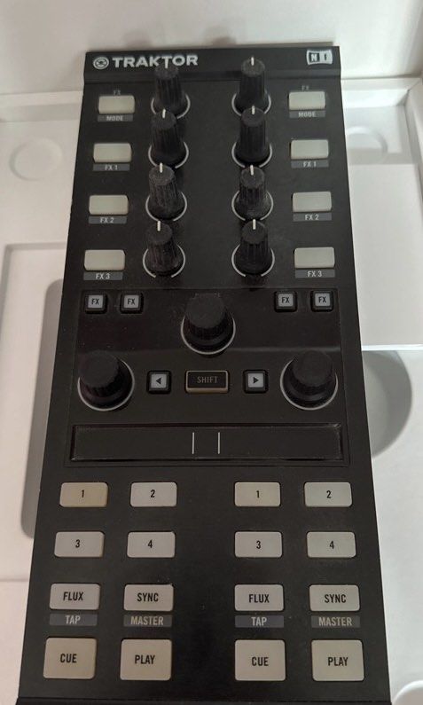 Traktor Kontrol X1 MKII DJ Controller, Hobbies & Toys, Music & Media ...