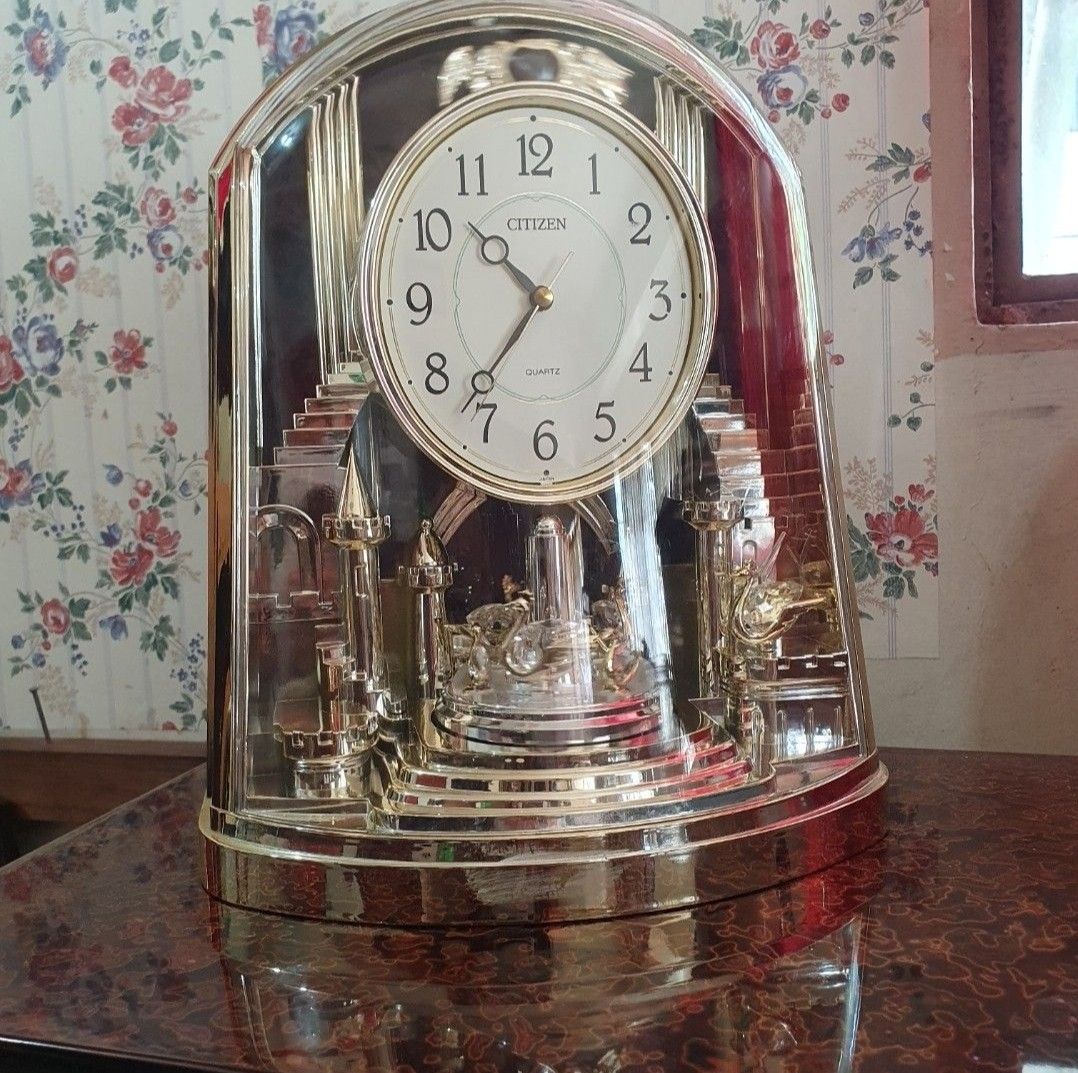 Vintage Citizen Matle Desk Rythm Clock Swarovski Swan Japan on Carousell