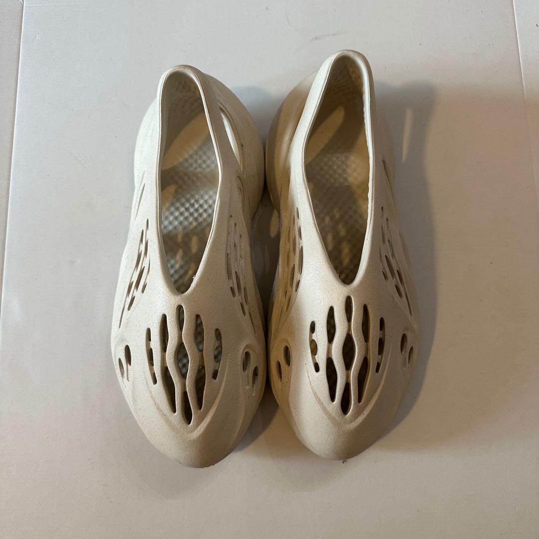 Yeezy Foam Runner Adidas Sand US9 UK9 Ararat Kanye west ye, 男裝, 鞋, 波鞋 ...