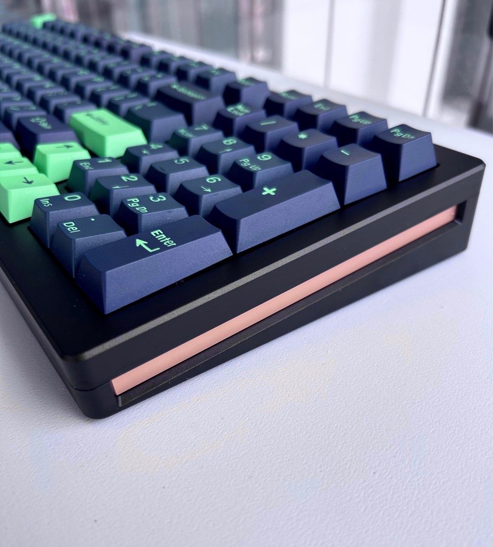 96% 98% custom mechanical keyboard - Full aluminum (Soundwave keycaps ...